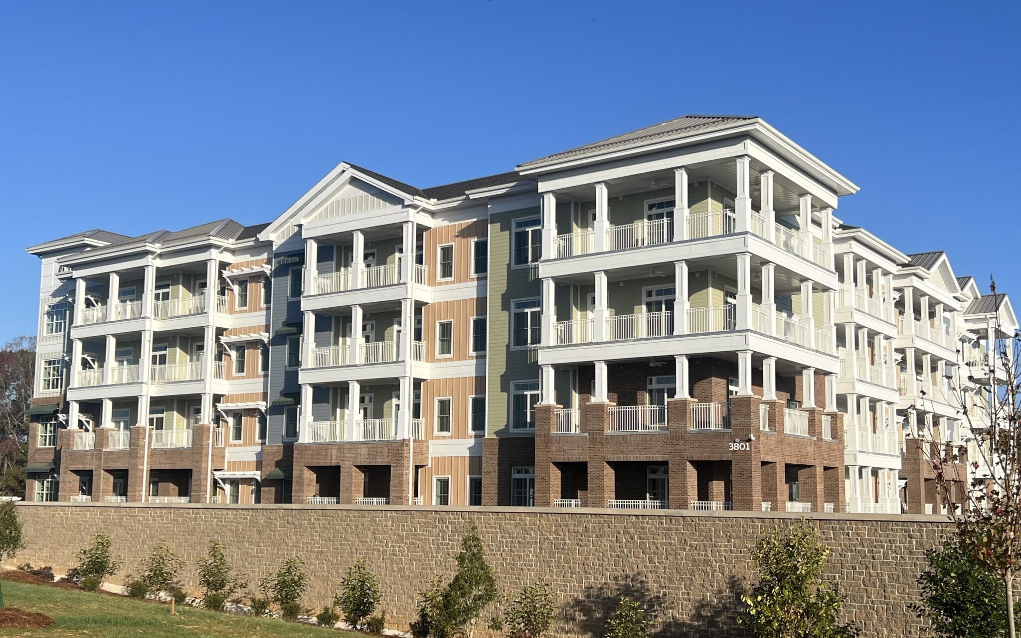 Senior Living Residences in Burlington, NC | Twin Lakes Community